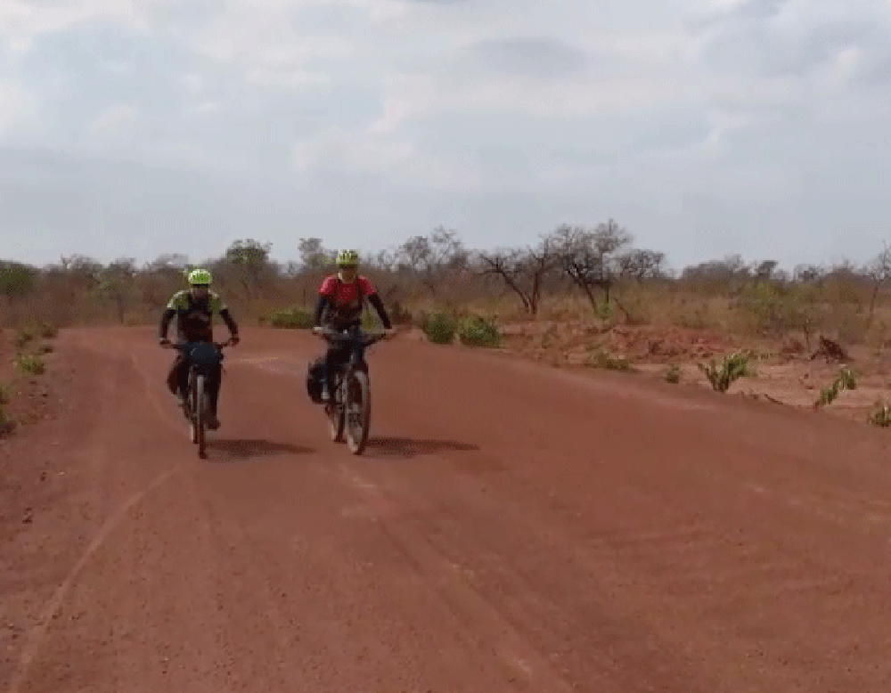Pedalando pelo mundo: ciclistas apostam na força do pedal para inspirar ...