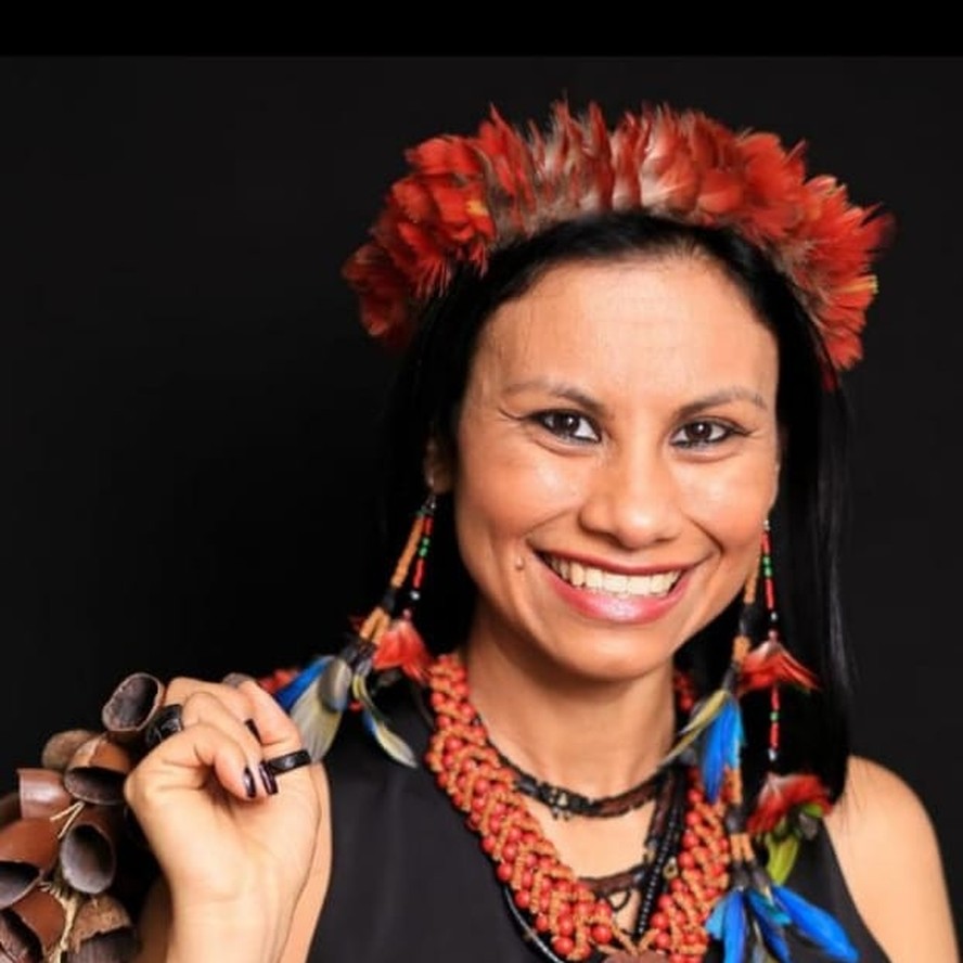 “É por meio da minha arte que eu alcanço as pessoas e as convido a se ...