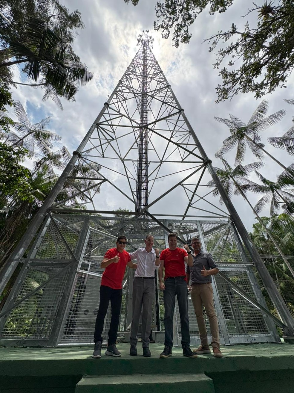 Torre compartilhada de 62 metros conecta a Ilha do Combu a um mês da COP30