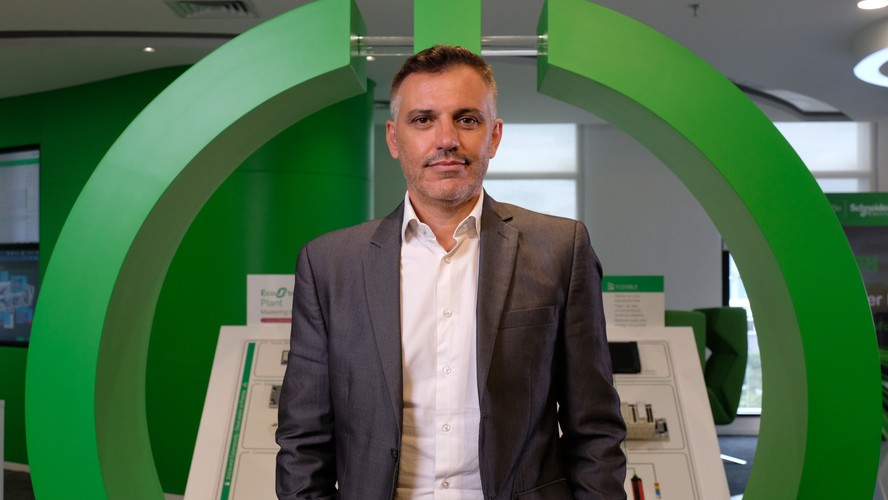 Formação técnica e empregos verdes são prioridade da Schneider Electric ...