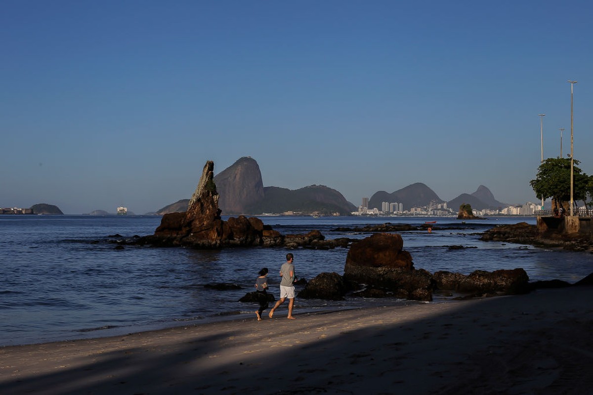 Pesquisa comprova existência de superbactérias em praias do Rio de ...