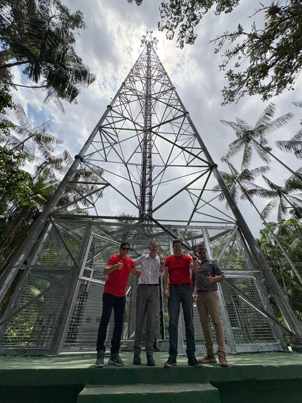 Torre compartilhada de 62 metros conecta a Ilha do Combu a um mês da COP30