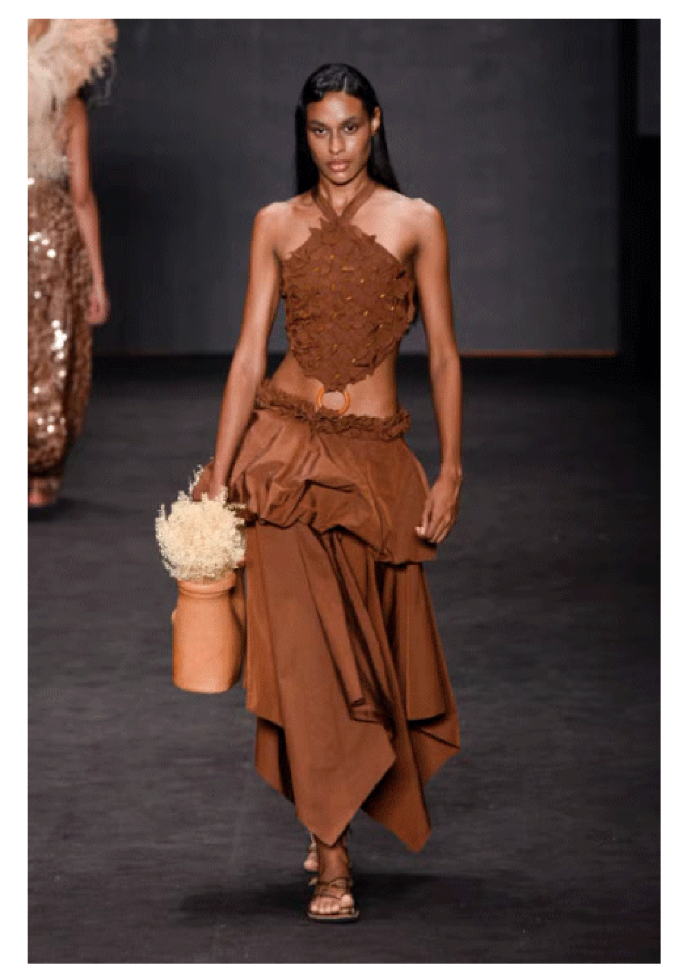 O encontro do artesanato local com marcas brasileiras é um resgate da ...