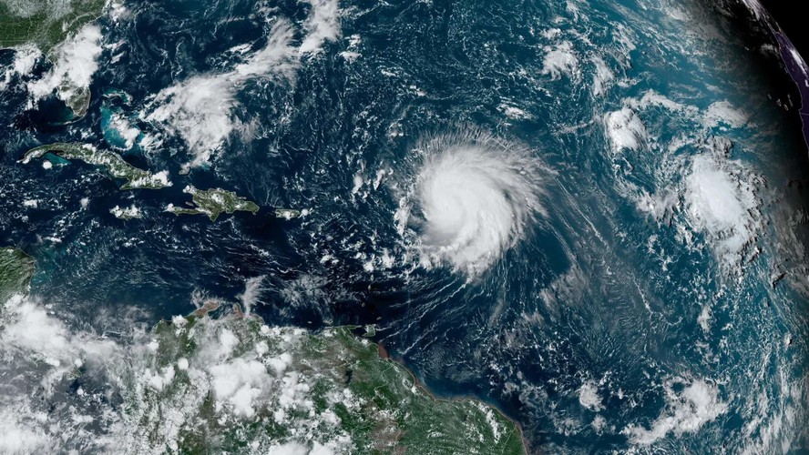 NOAA prevê temporada de furacões acima do normal em 2025