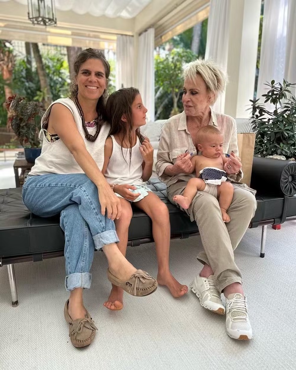 Gisele Bündchen e mais famosas explicam benefícios do uso de fraldas ...